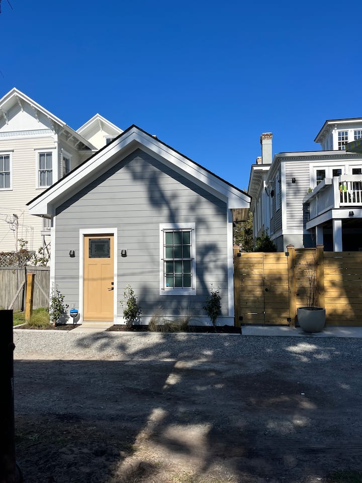Guest Cottage With Private Patio - Savannah