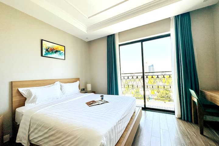 2br My Khe Retreat | Pool • Gym • Balcony • Café - Da Nang
