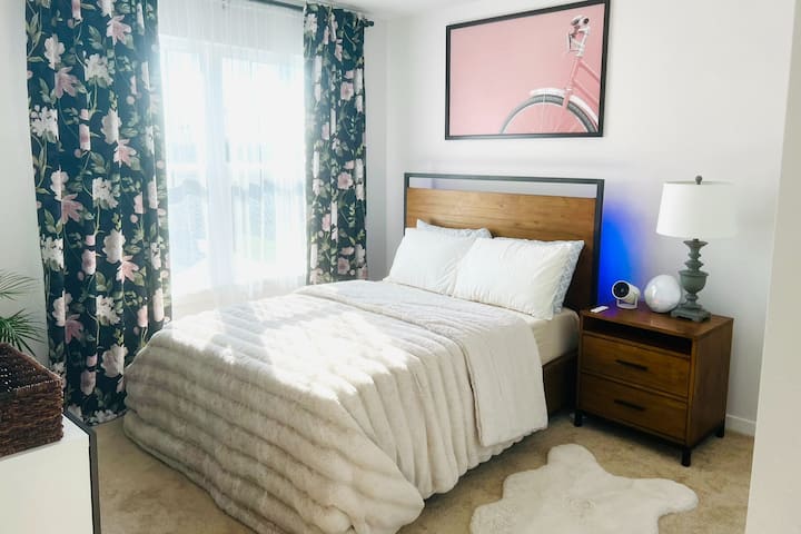 Cozy Chic Vibe Full Bed W/ Smart Tv Gorgeous Views - Hartford, WI