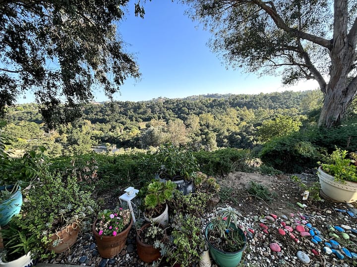 Stunning Vista Occasion Venue - Pomona, CA