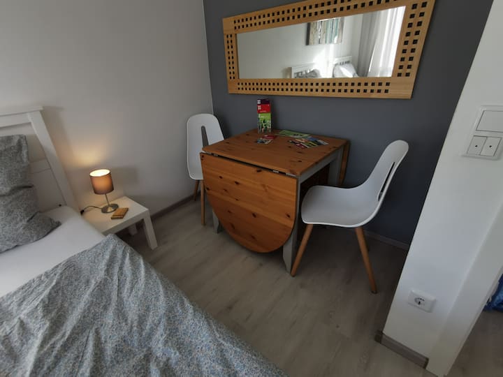 Helles Zentr. Ruhiges Zimmer M. Terrassennutzung - Bielefeld
