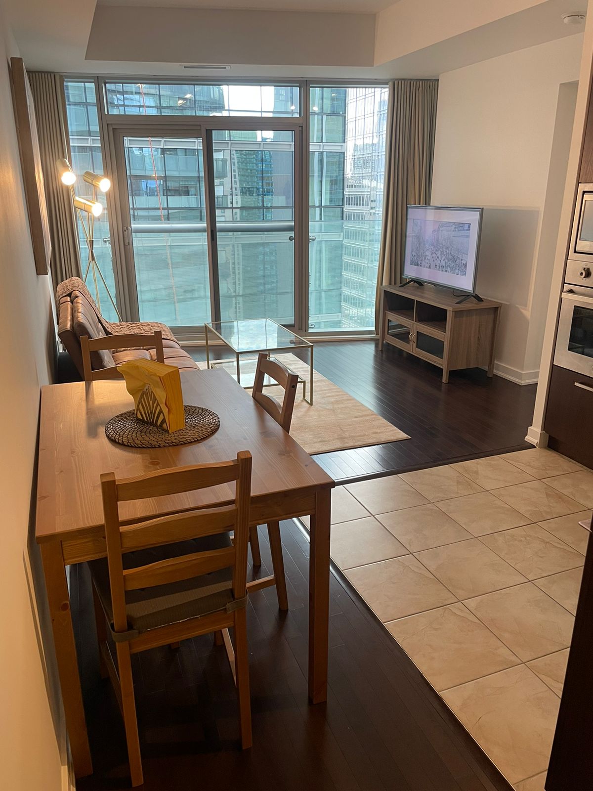 CN Tower Condo – Unterhaltungs- & Finanzviertel von Toronto - Wohnungen ...