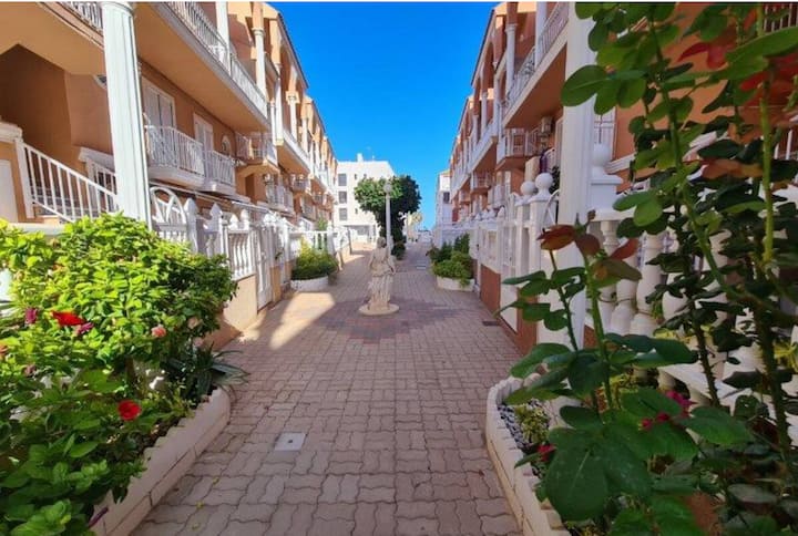 Casa De Familia - La Mata