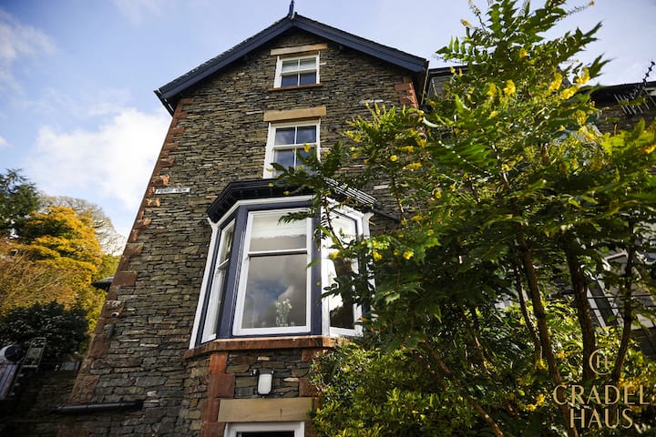 Luxe 7 Bed, 6 Bath, Pet Friendly, Parking + Ev - Bowness-on-Windermere