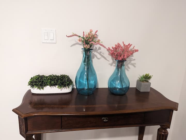 Separate Entrance Ensuite Full Of Warmth& Sunshine - Bowmanville