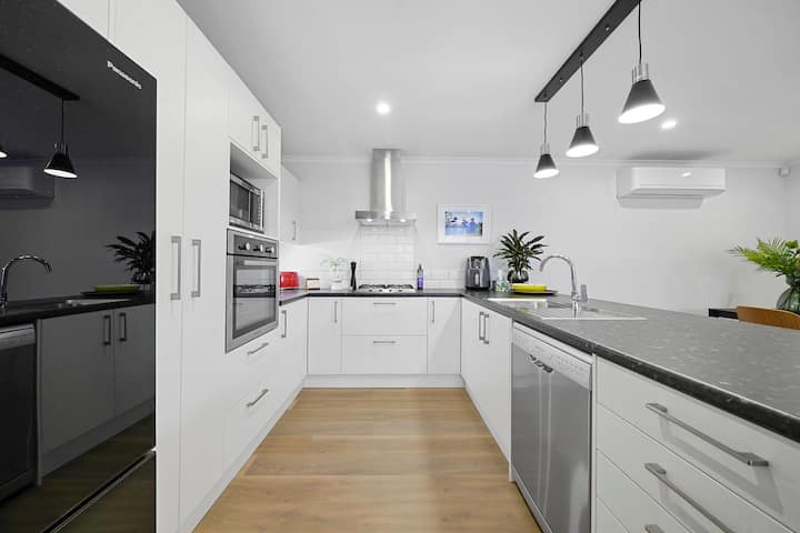 Comfy & New Home In Lower Hutt - New Zealand