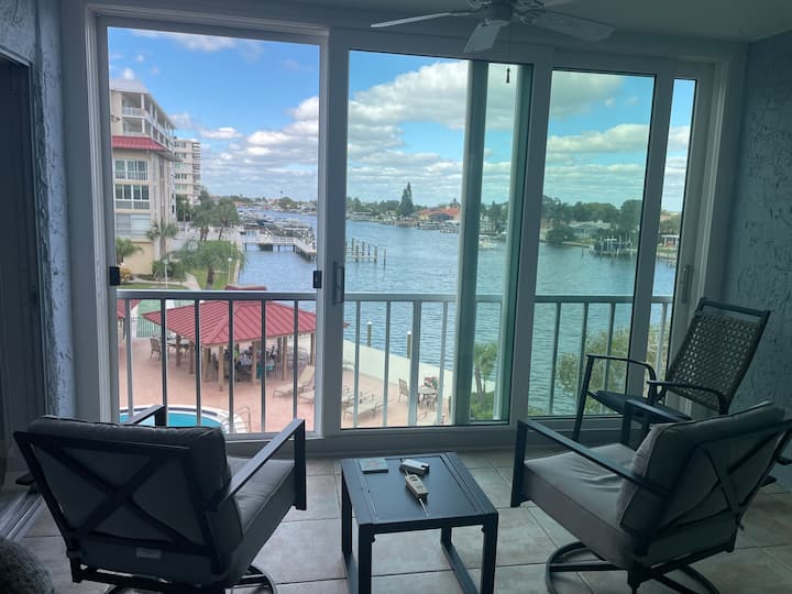 Entire Condo, Water-view Hosted By Gpn Properties - Clearwater
