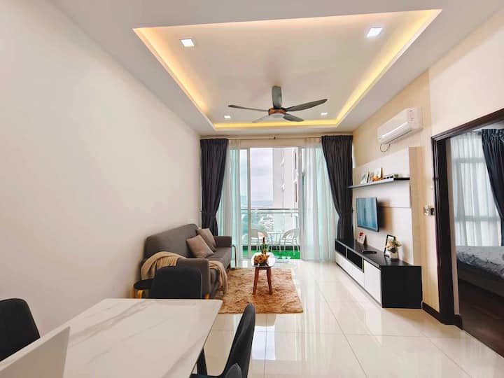 Cosy 2bed W Jacuzzitub/smartv/pool - Johor Bahru