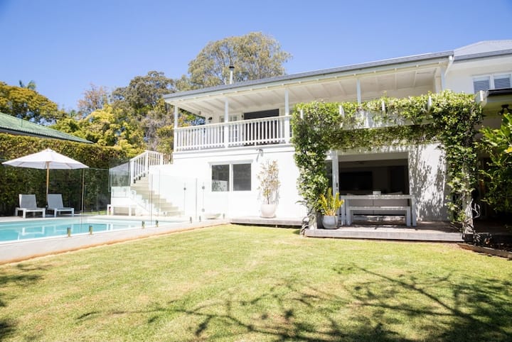 Luxury Living In Leafy Buderim. - Sunshine Coast