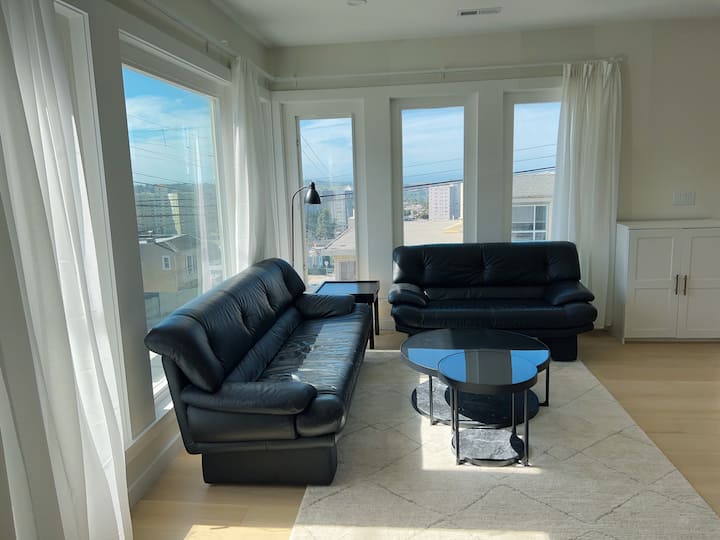 Fullmoon’s House - Lake Street – San Francisco