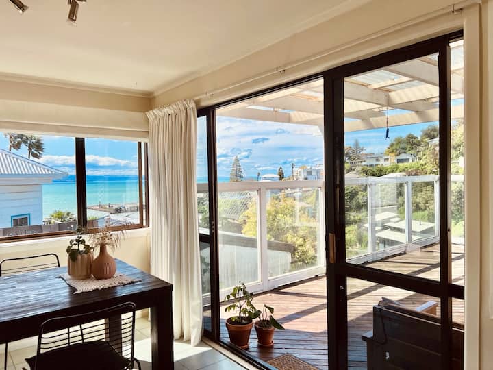 Beach House Vibes In Napier - Napier