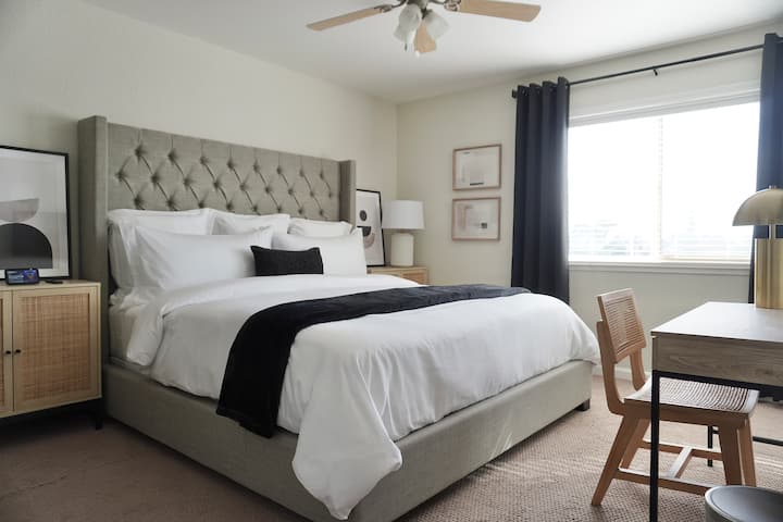 Master Suite With Ensuite Bathroom: Near Hospital - Modesto, CA