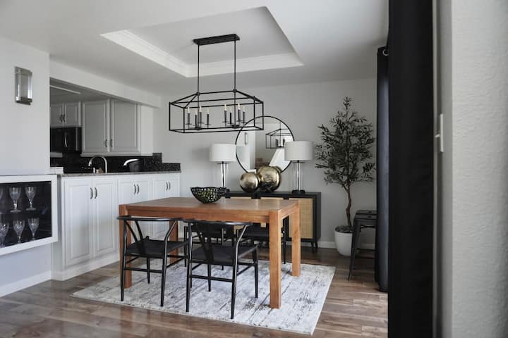 Master Suite With Ensuite Bathroom: Near Hospital - Modesto, CA