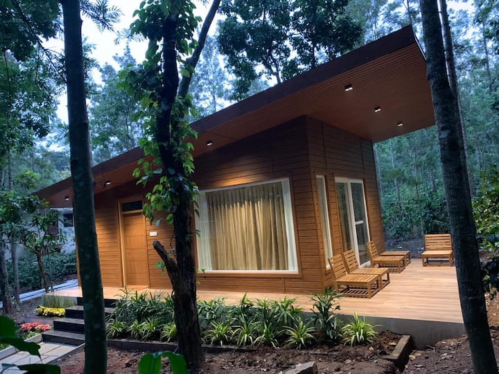 Livingston Homestay - Wooden Cottage - Chikmagalur - Karnataka