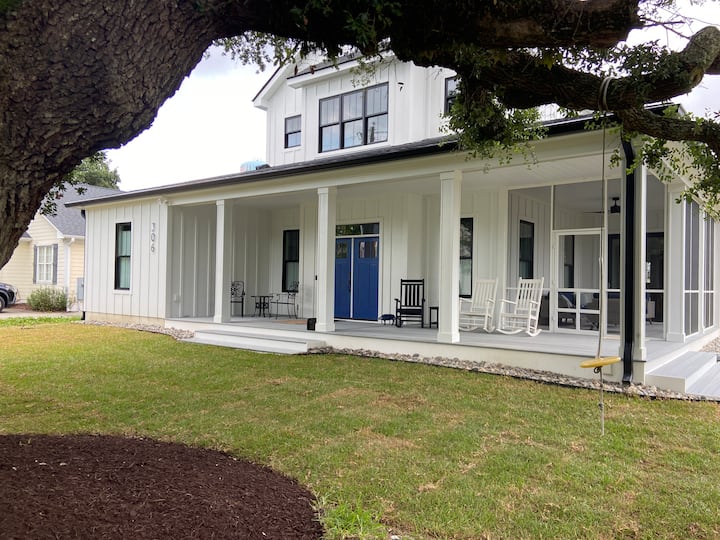 Beaufort Breezes - Large Rooms & Outdoor Spaces - Beaufort, NC