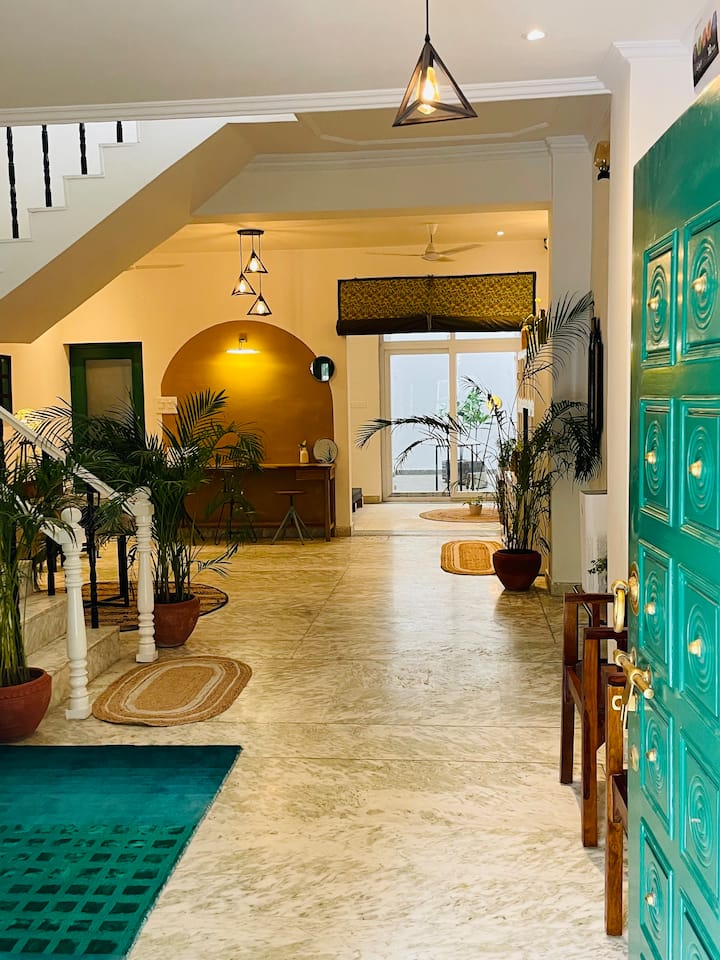 *Centrally Located Villa In C-scheme Jaipur* - Jaipur