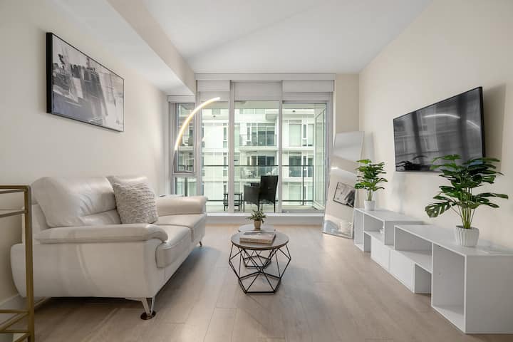 The Opal - Near Stampede Grounds - Calgary