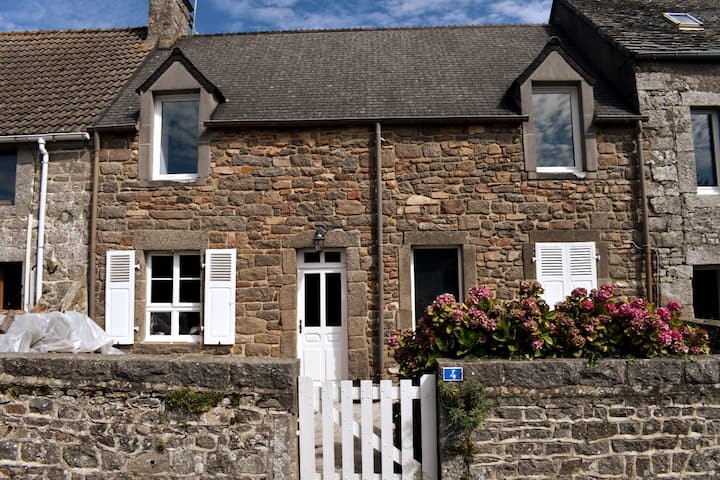 Maison Avec Jardin Au Cœur De Flamanville - Guernsey