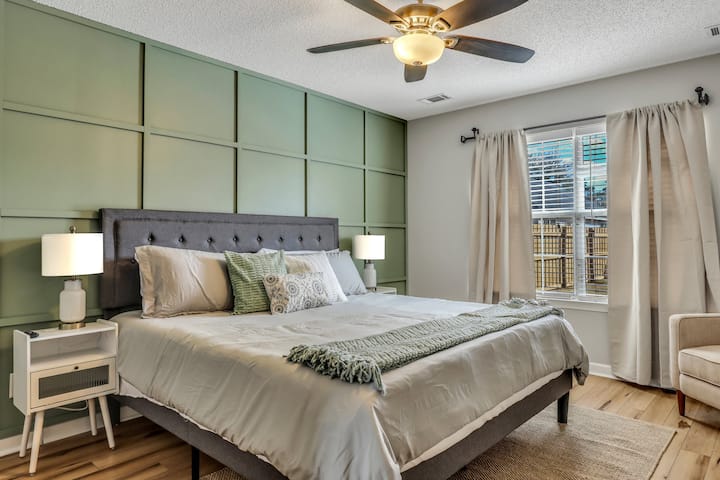 Pool! Only 8-10 Mins From Downtown Sav! - Savannah, GA