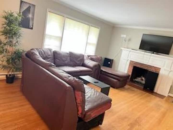 Leesburg Spacious 5br House - Leesburg, VA