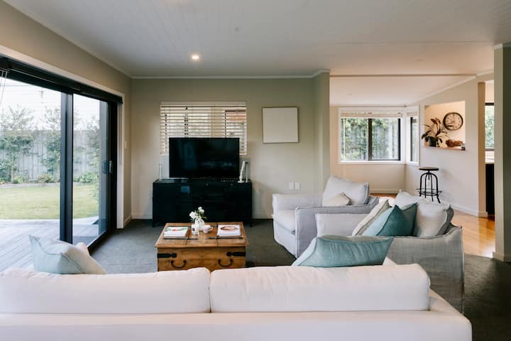 Peaceful 4 Bedroom Home. - Havelock North