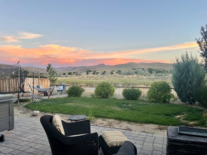4b/3b Suburban Haven By Golf Course With Views - Sparks, NV