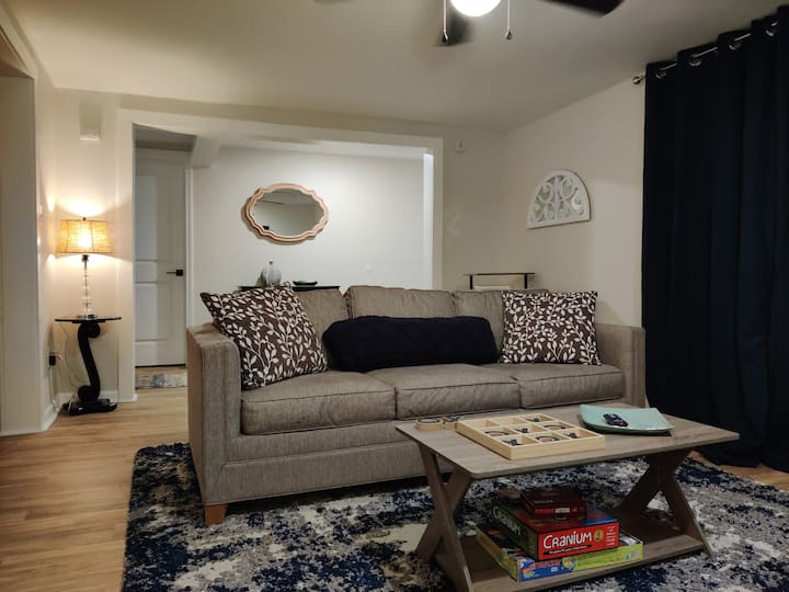 Cute & Comfy Cottage/30 Day Stay - Dothan, AL