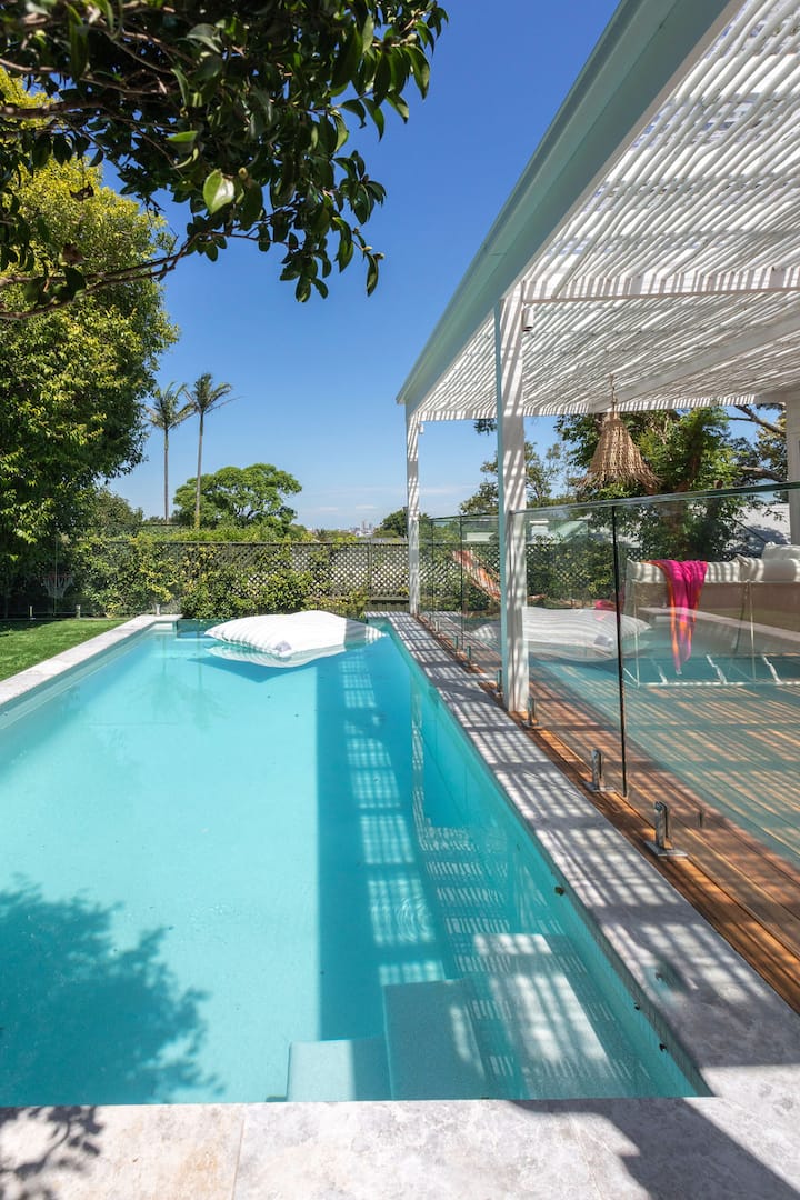Bali-vibes Meets Mosman Coastal Cottage - Mosman