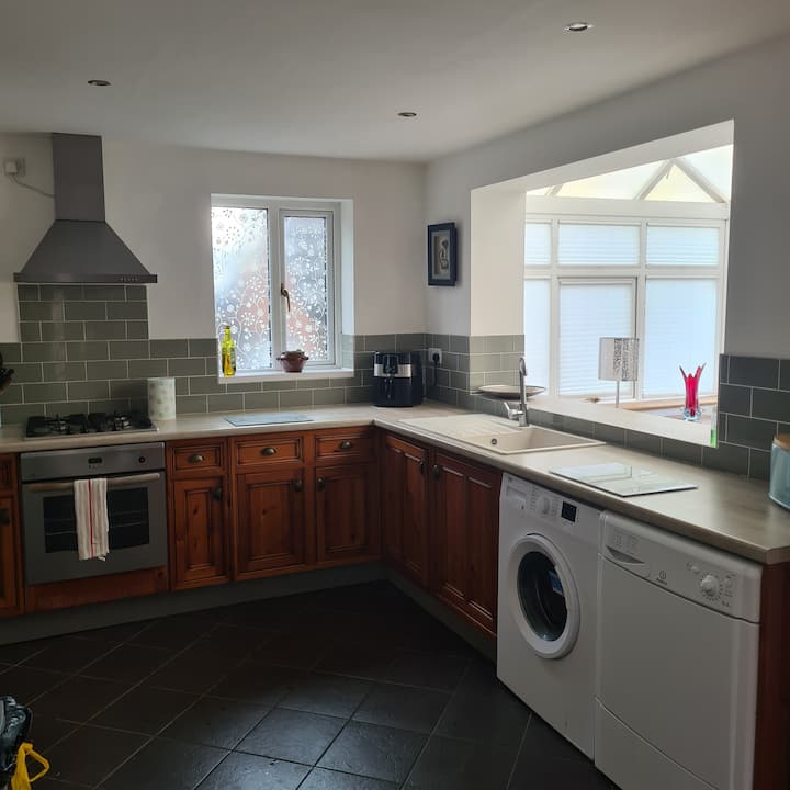 1 Of 2 Rooms To Let (Double) - Rotherham