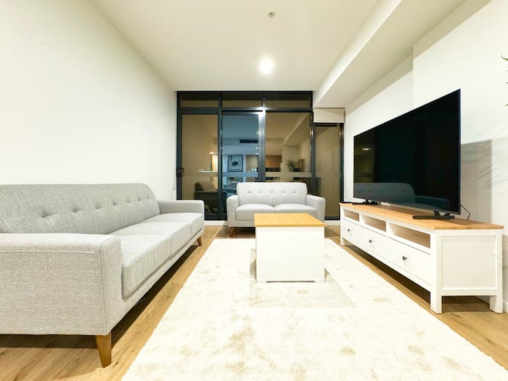 Urban Sanctuary In West Franklin With Pool & Gym - Adelaide