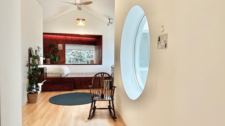 스밀제주 밖거리(2-4인) /제주동쪽, 비자림 평대해변사이, 자쿠지민박. 가족여행추천 - Jeju-si