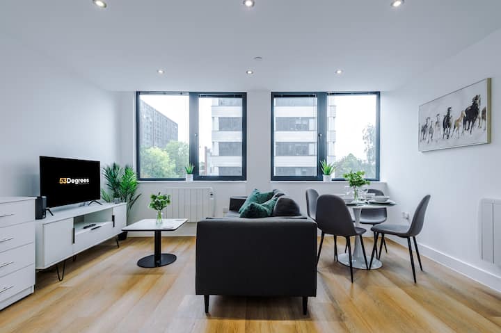 New! Stylish Apartment, Amazing Location, Sleeps 4 - Mánchester