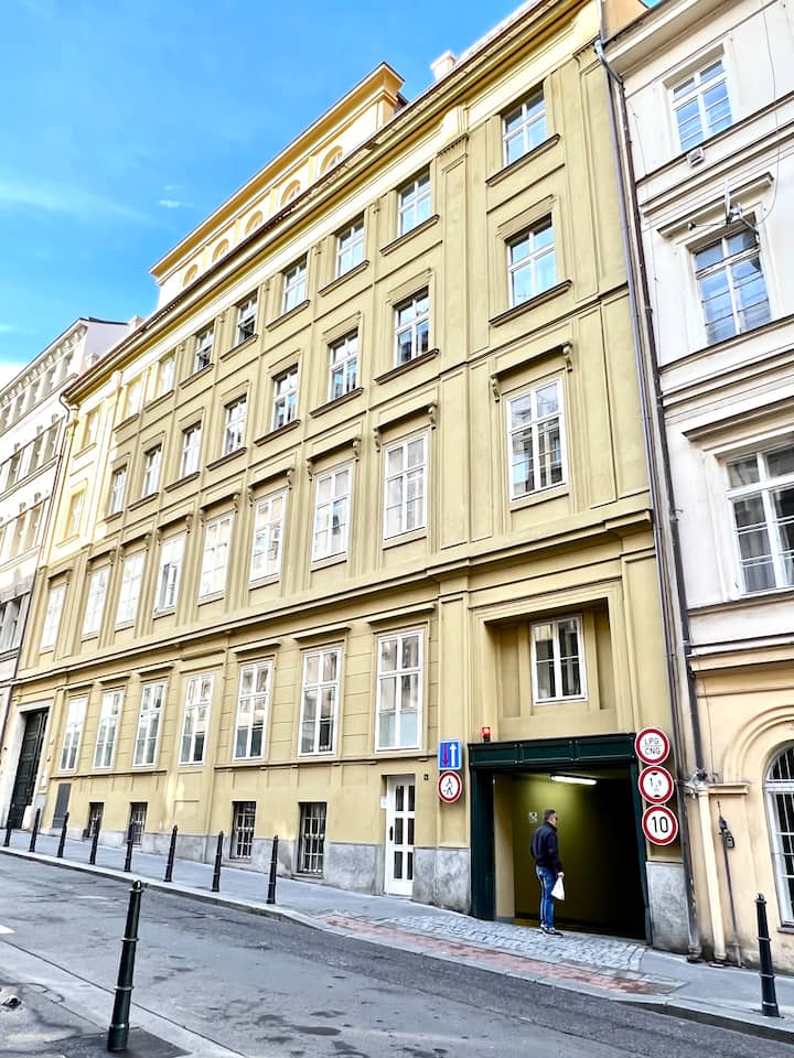 Cosy And Modern City Centre Flat - Prague