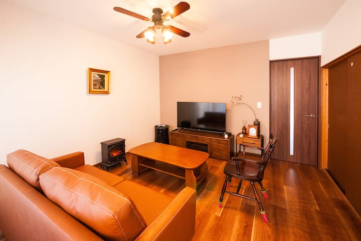 海風〜Nami No Oto〜は一棟貸切で10名まで宿泊可能です。あなたのくつろぎスペースです。 - Himi