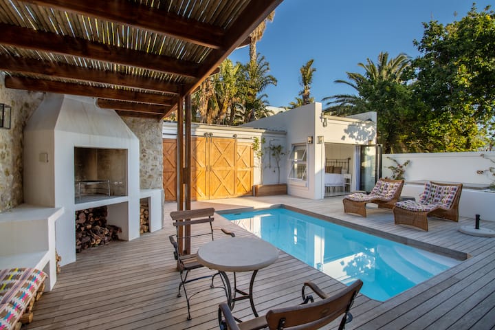 Sea, Mountains And Sunsets - Camps Bay Beach Villa - Camps Bay