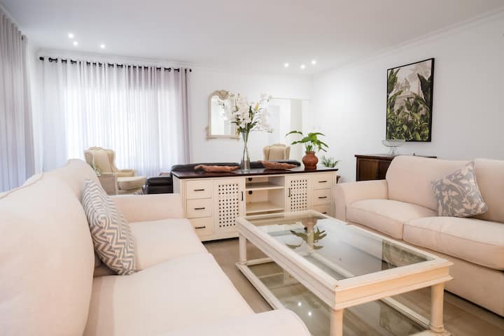 Greendale 4 Bed Ensuite House Sleeps 8 Wi-fi - Harare