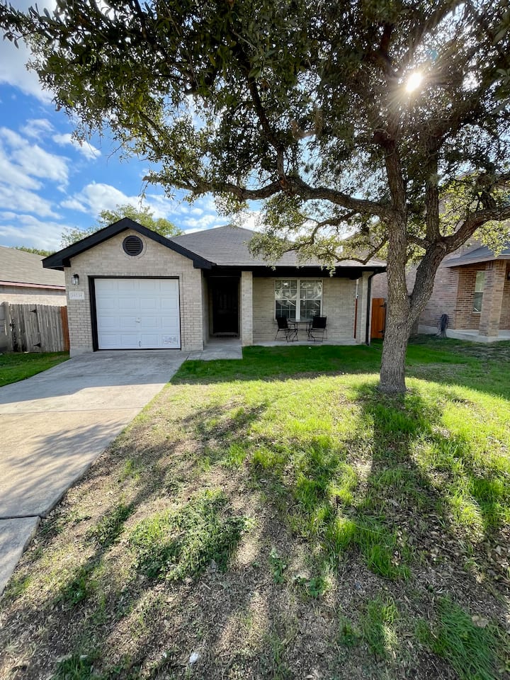 Fiestatx - Family Getaway-seaworld & Lackland! - San Antonio, TX