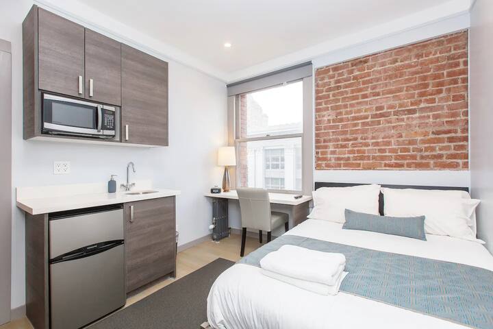 Romantic Getaway For Two In The Heart Of Downtown - San Francisco, CA