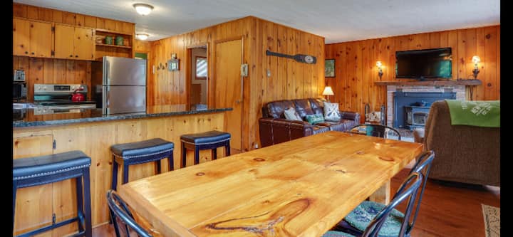 Oma’s Cabin - Tupper Lake, NY