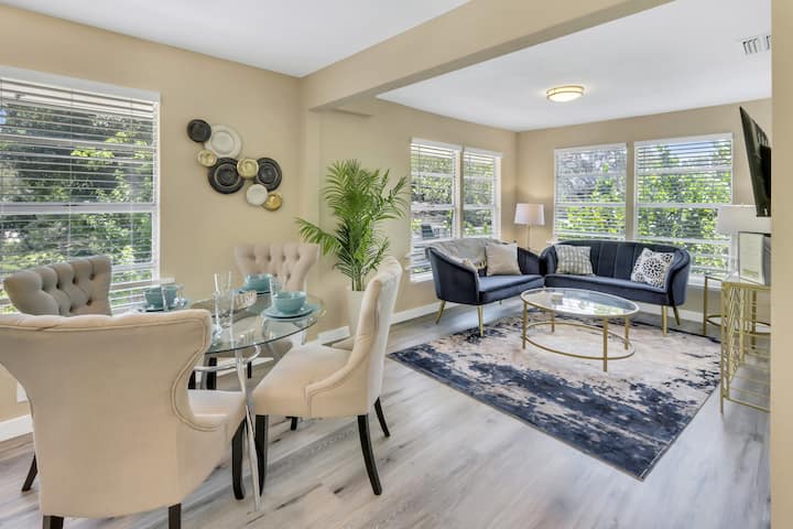 Rivewalk-3 Bed, 1 Bath, Minutes To Las Olas/beach - Fort Lauderdale, FL
