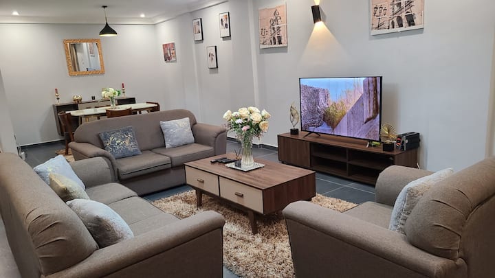 Luxurious 2-bedroom Apartment - Duala