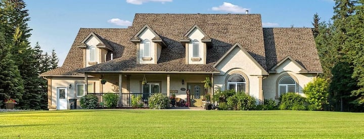 Slave Lake Vacation Rentals & Homes - Alberta, Canada | Airbnb