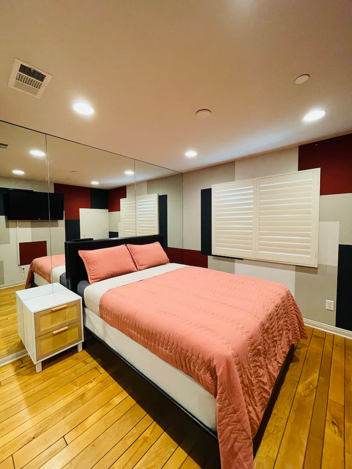 20% Off | Luxury Stay W/ Pool, Jacuzzi & Ps5 - Chino, CA