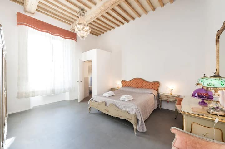 Vezzena:large Double Bedroom With Bathroom - Florence