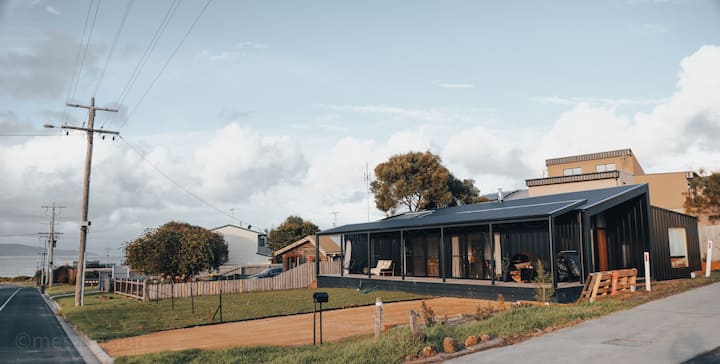 New Coastal Home 3 Minutes Walk From The Beach - Apollo Bay