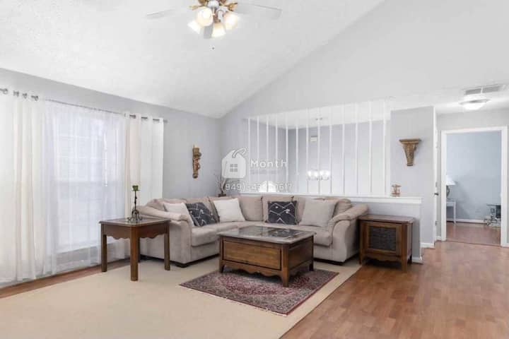 Perfect For Relocation | 1st Floor Bedroom M#41922 - Duluth, GA