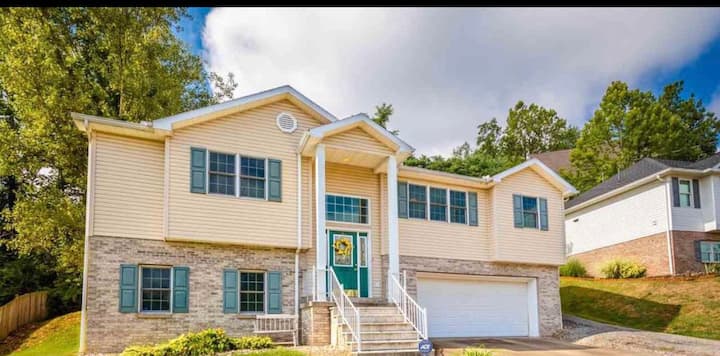 Simple Spacious Centrally Located - Morgantown, WV