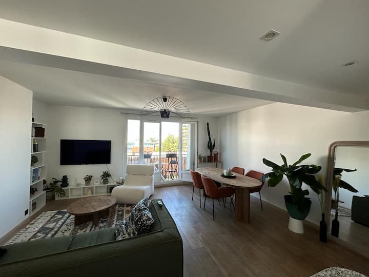 Appartement Agréable Et Lumineux - Courbevoie