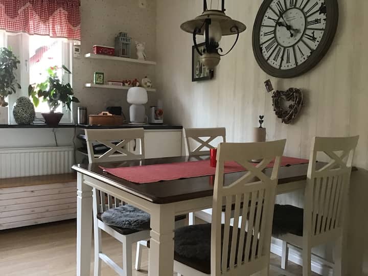 Lugnt Naturnära I Villaområde. - Karlstad