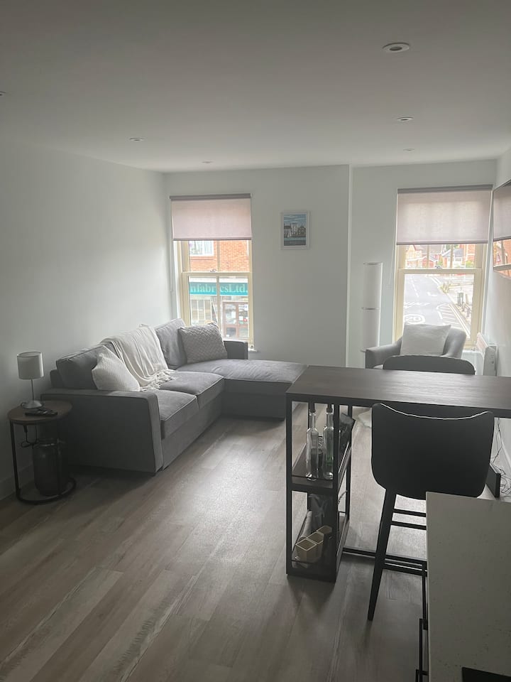 Private Apartment In Great Area - Poole